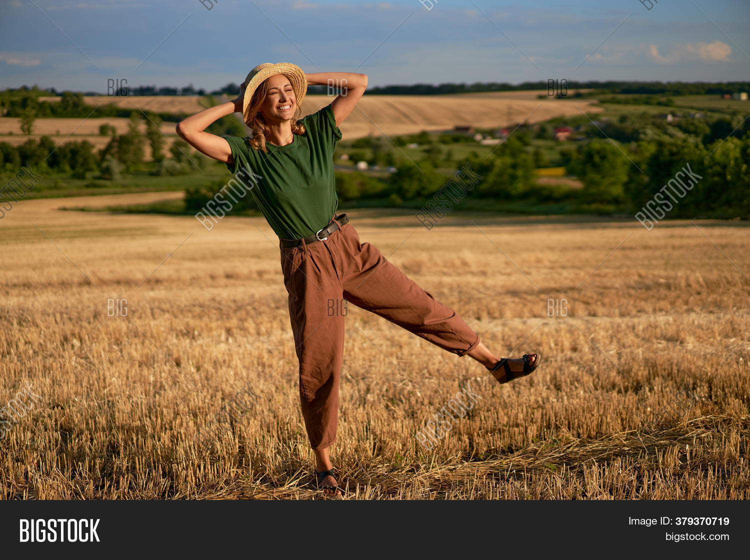 Woman Farmer Straw Hat Image & Photo (Free Trial) | Bigstock