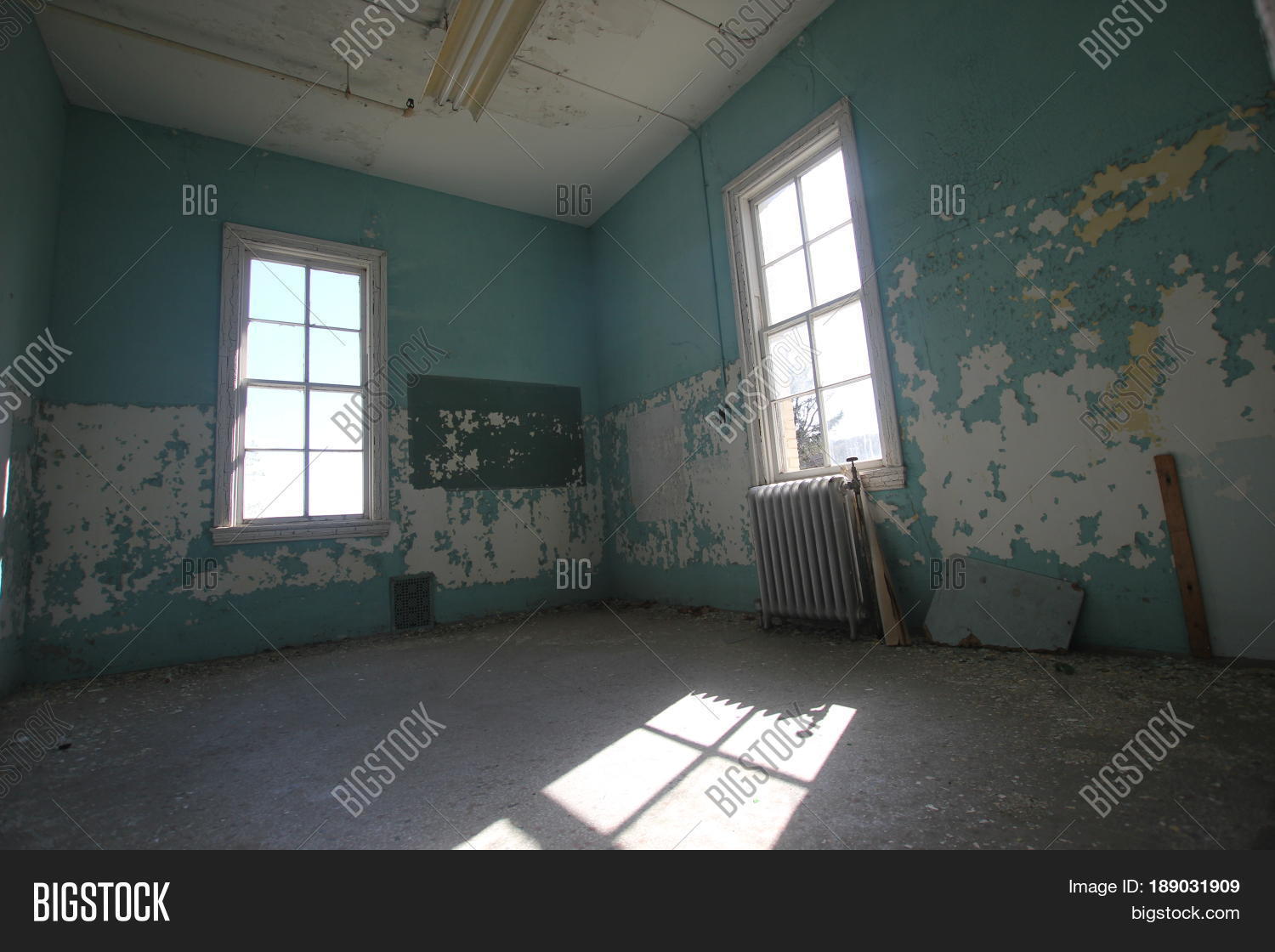 Room Abandoned Asylum Image & Photo (Free Trial) | Bigstock