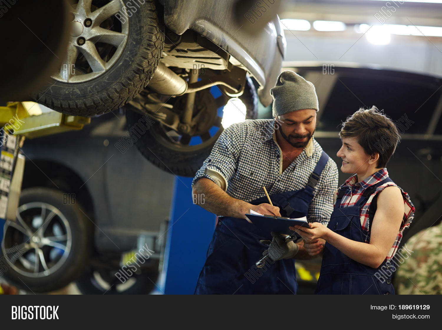Technician Signing Image & Photo (Free Trial) | Bigstock
