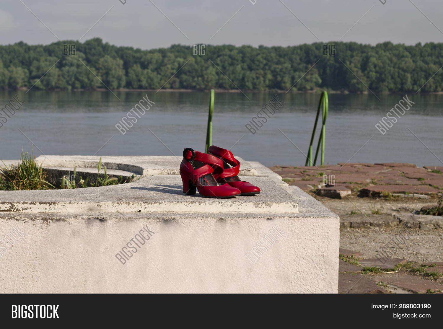 Dilapidated Shoes Ruse Image & Photo (Free Trial) | Bigstock
