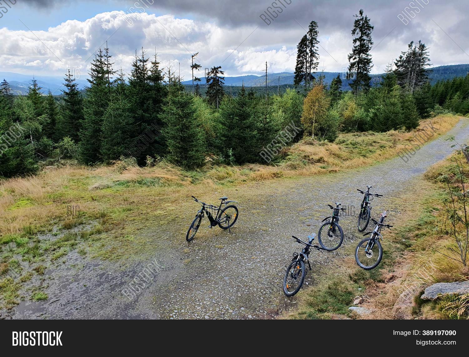 Five Mountain Bikes Image & Photo (Free Trial) | Bigstock