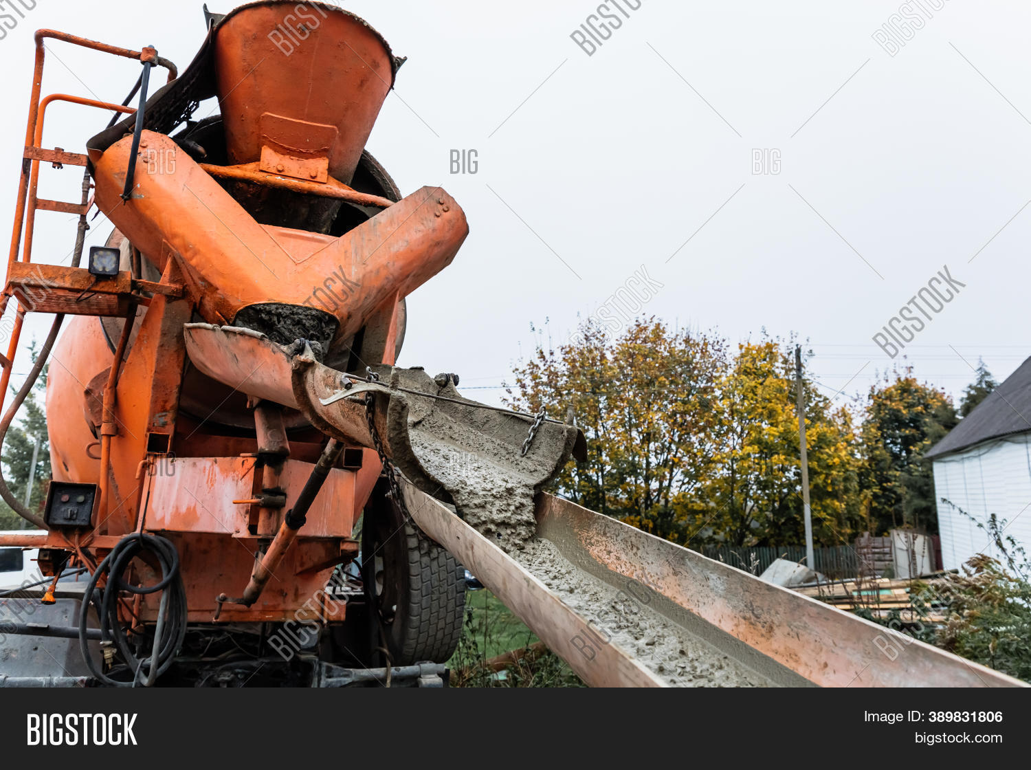 Concrete Mixer Unloads Image & Photo (Free Trial) | Bigstock