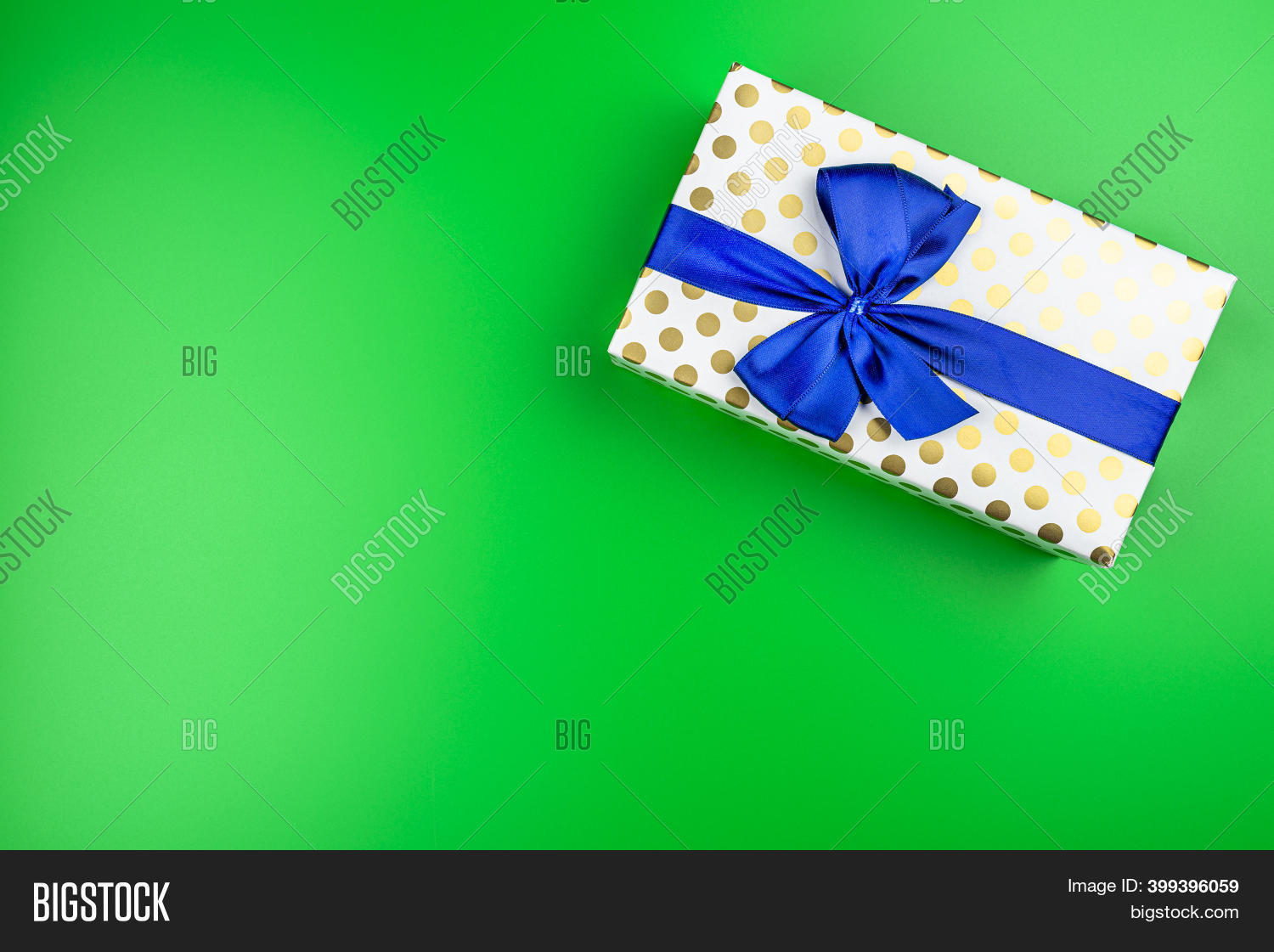 Gift Wrapped White Image & Photo (Free Trial) | Bigstock