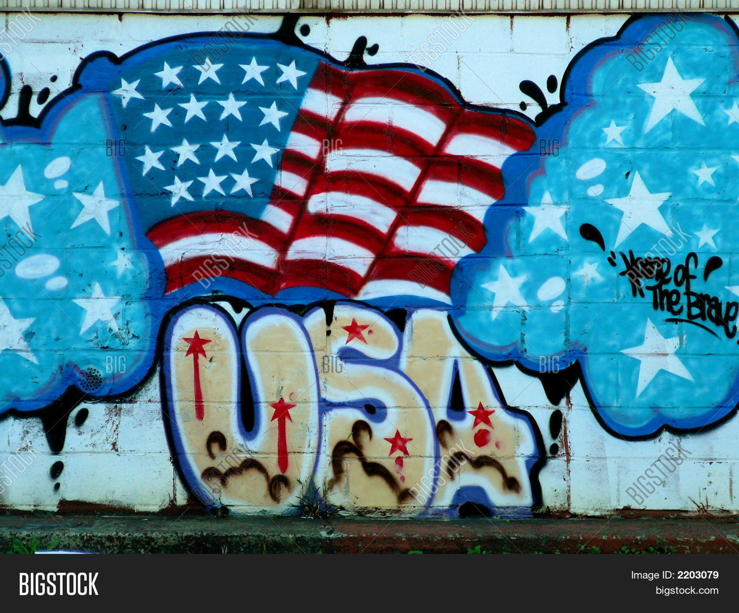 Patriotic Neighborhood Mural Of Graffiti Flag Stock Photo & Stock ...