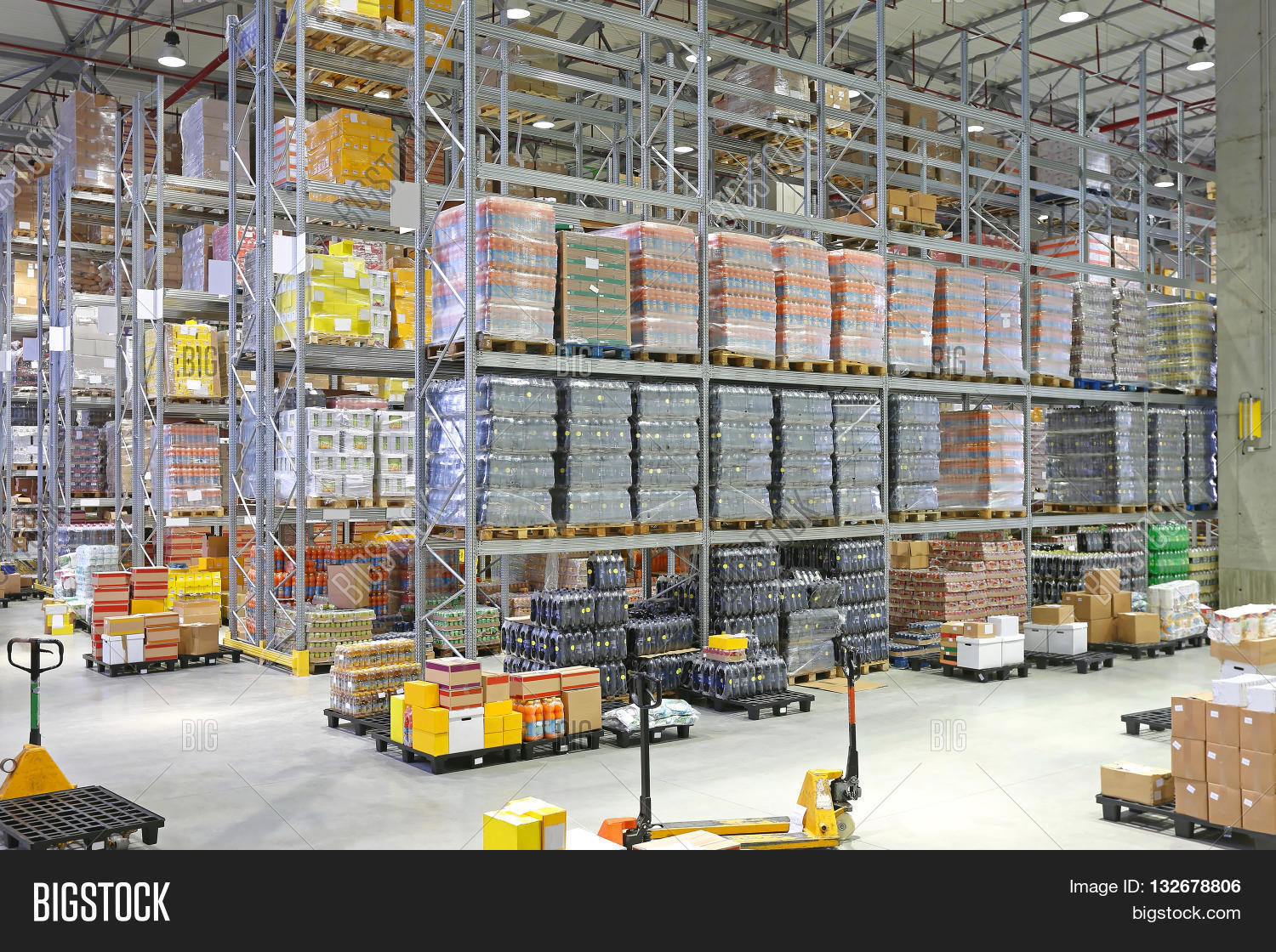Big Distribution Center Logistics Warehouse Building Interior Stock ...