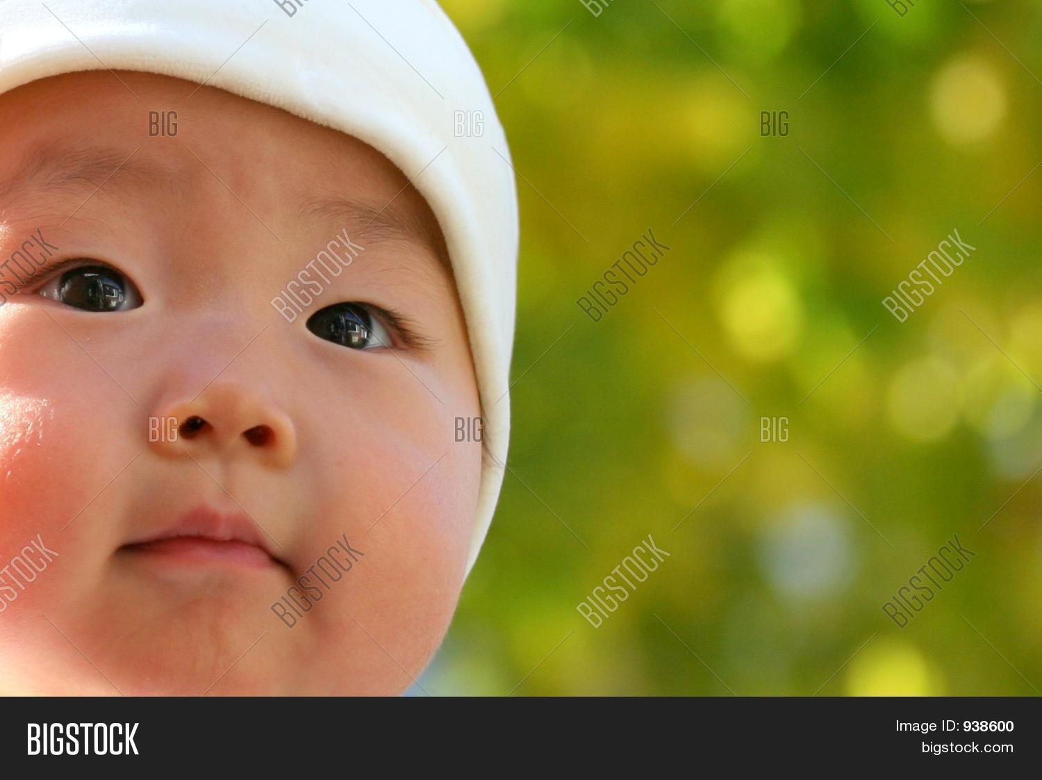 Adorable Asian Baby With Sparkling Eyes Stock Photo & Stock Images ...